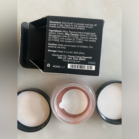 Young Living | Makeup | New Savvy Minerals By Young Living Loose Powder ...